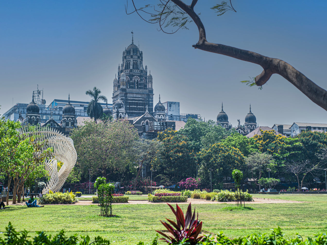 "Vintage Charm of Mumbai – The Iconic Churchgate Railway Station ...